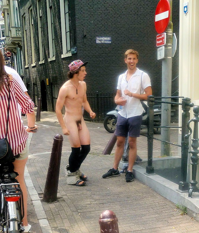 2084 Naked In Public 25